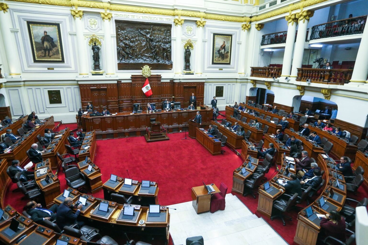 Constitución Política del Perú Comentada y Actualizada 2025